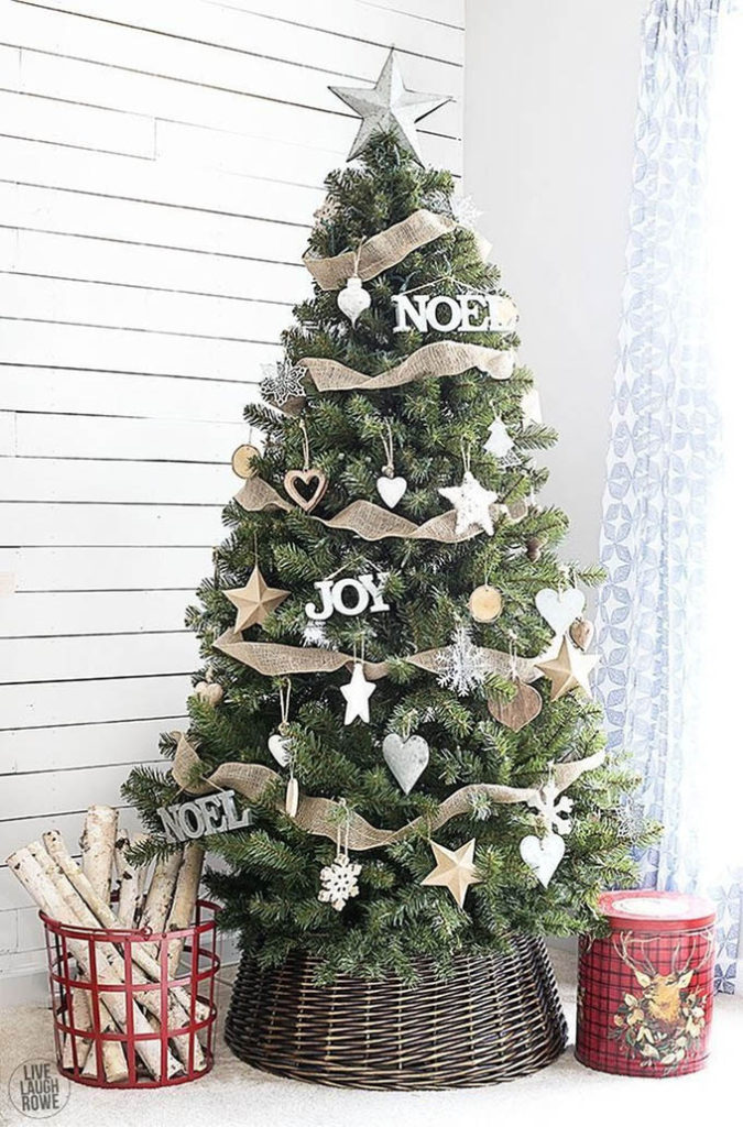 Everything You Need To Know About Christmas Tree Collars