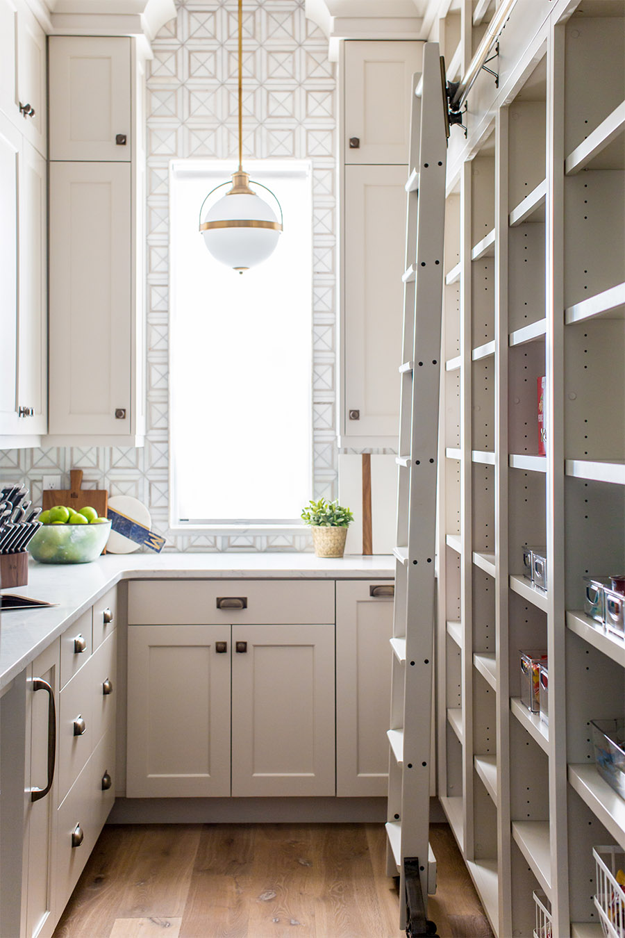 Benjamin Moore Edgecomb Gray: The Perfect Neutral - Posh Pennies